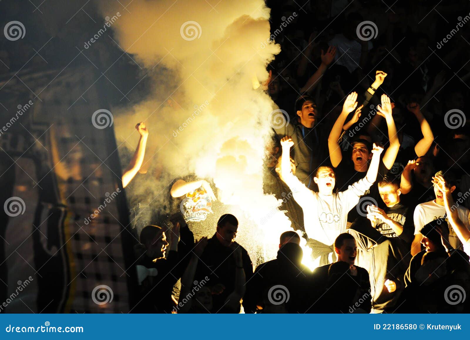 Fans celebrating the goal editorial image. Image of football - 22186580