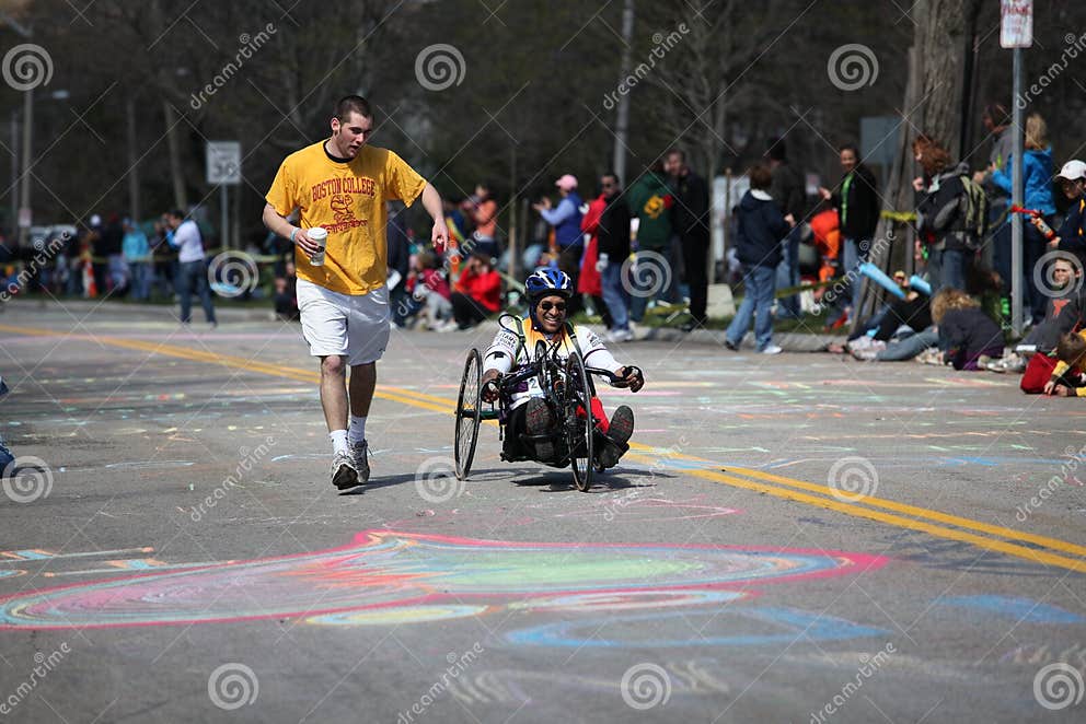 Fans Cheer and Encourage Runners Editorial Photography - Image of ...
