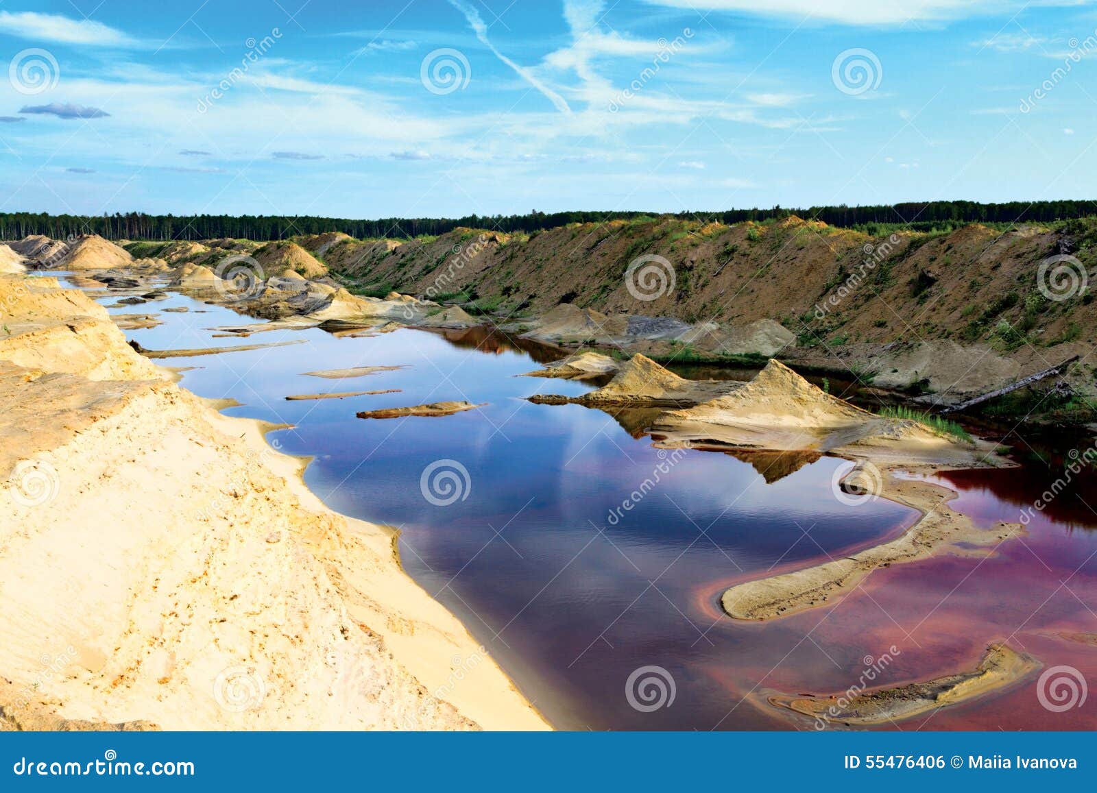 Old Abandoned Quarry In Wales Reclaimed By Nature To Create Beau ...