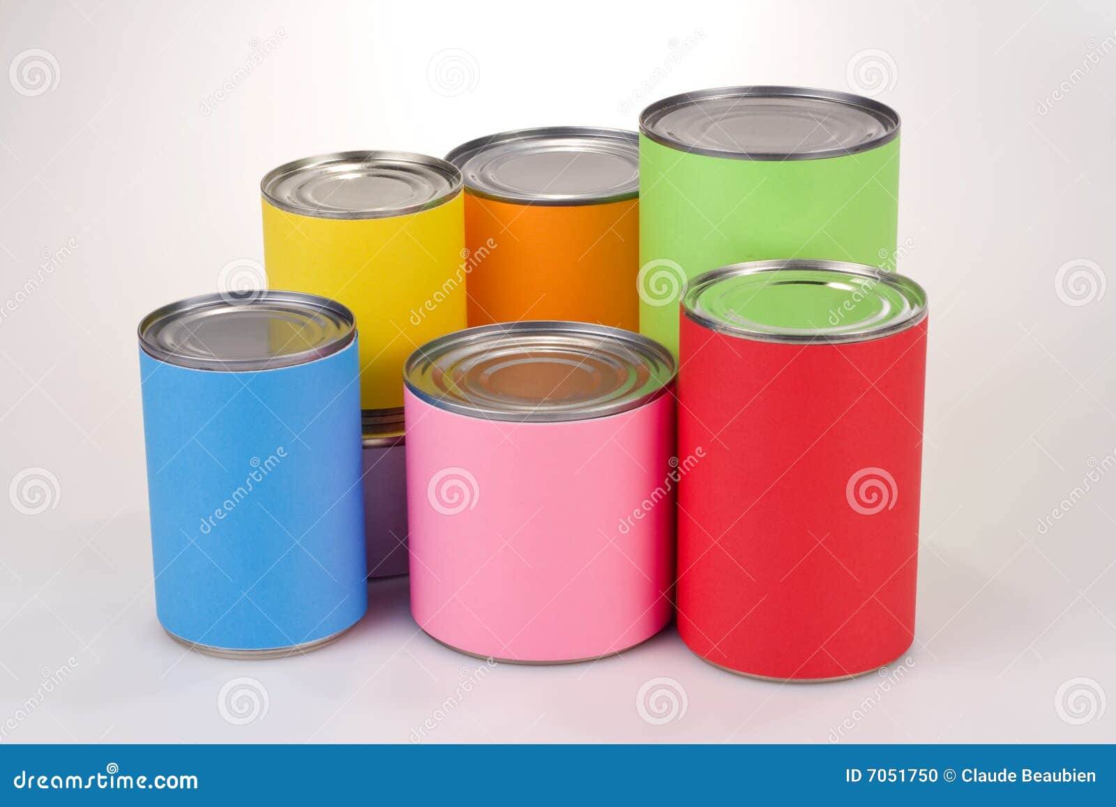 Farbige Blechdosen stockfoto. Bild von dose, eingemacht - 7051750