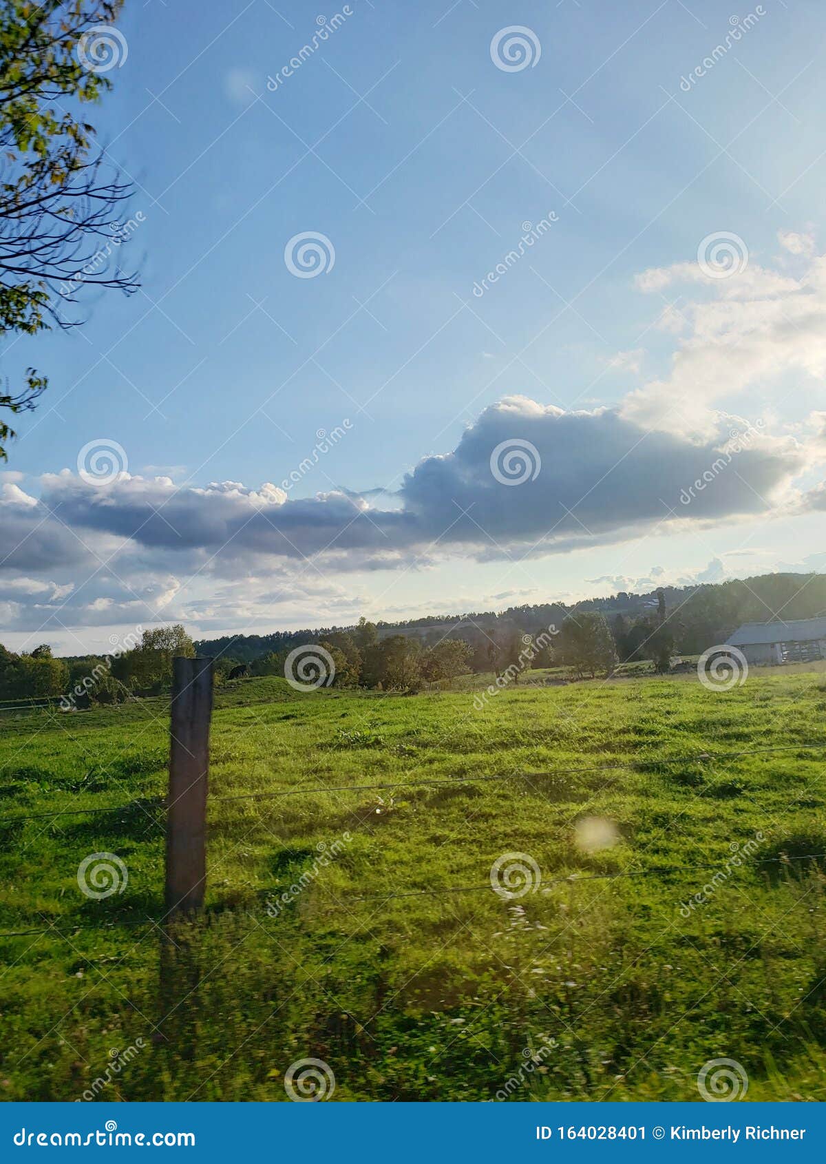 Farm Field Evening Skys Farm Post Imagem de Stock - Imagem de campo ...