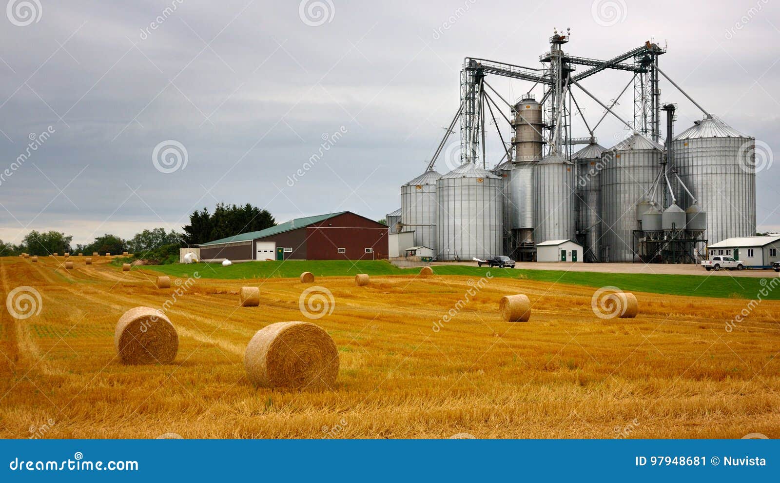 Farm i stock image. Image of ontario, canada, plant, barn - 97948681