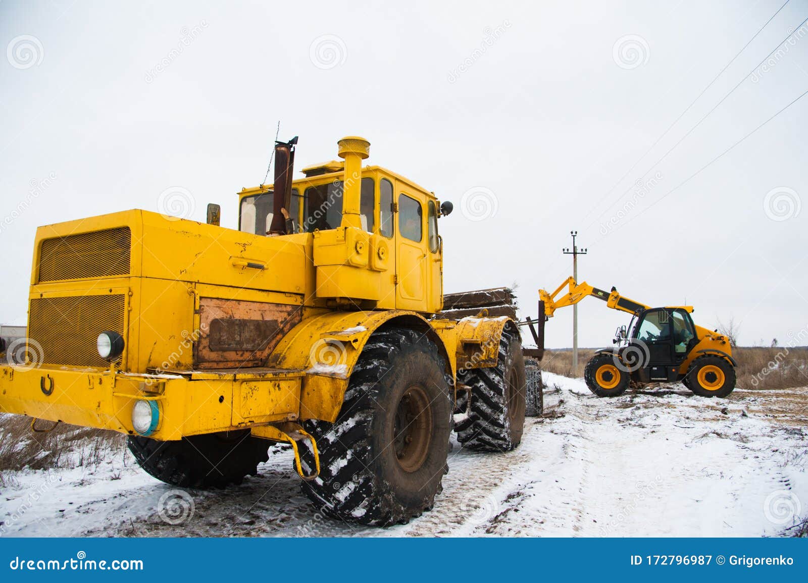 Farm loader at work stock image. Image of fodder, farming - 172796987