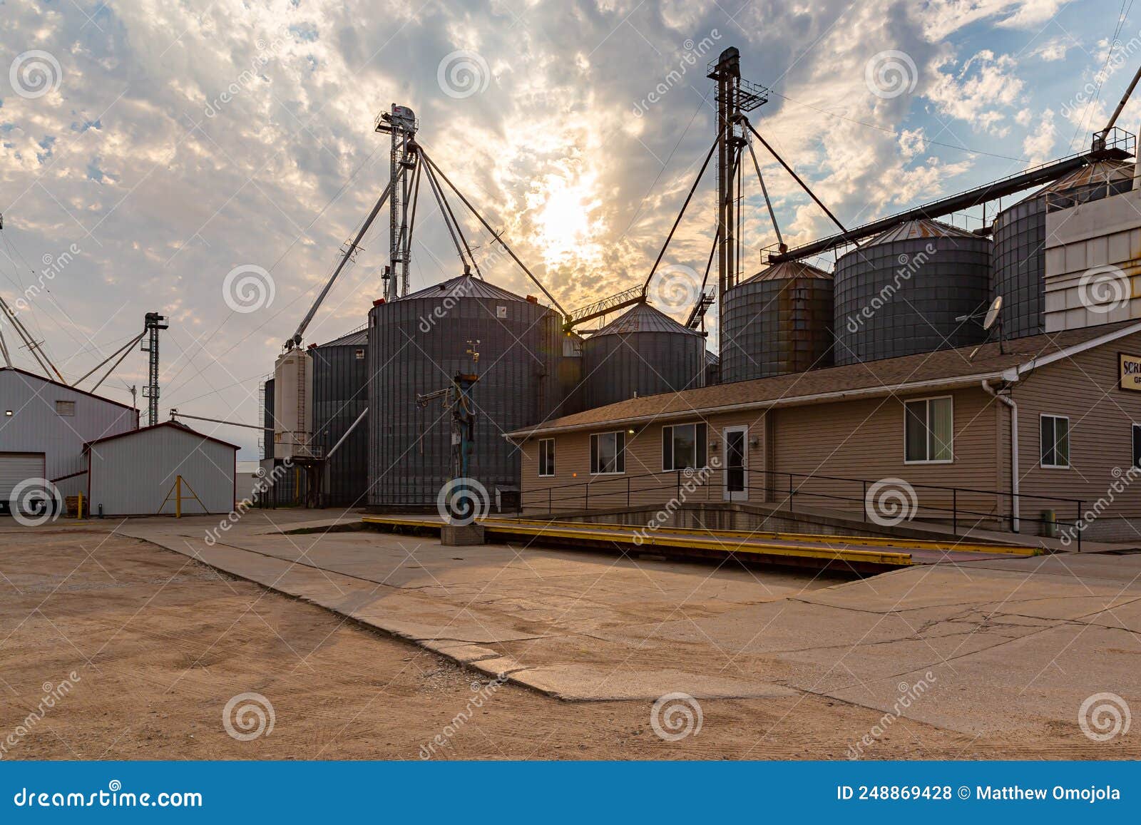 Farm Produce Storage System. a Modern Community Grain Elevator with a ... Farm Produce Storage System. a Modern Community Grain Elevator with a ...