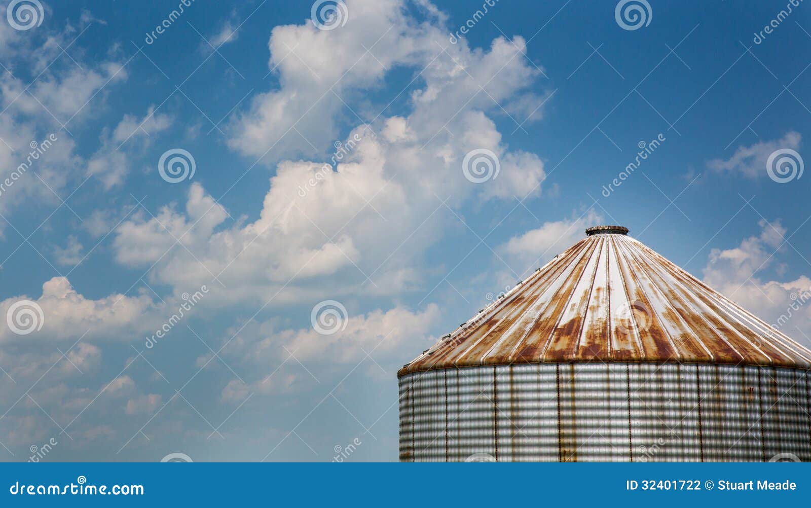 Farm silo and sky stock photo. Image of hoosier, corn - 32401722