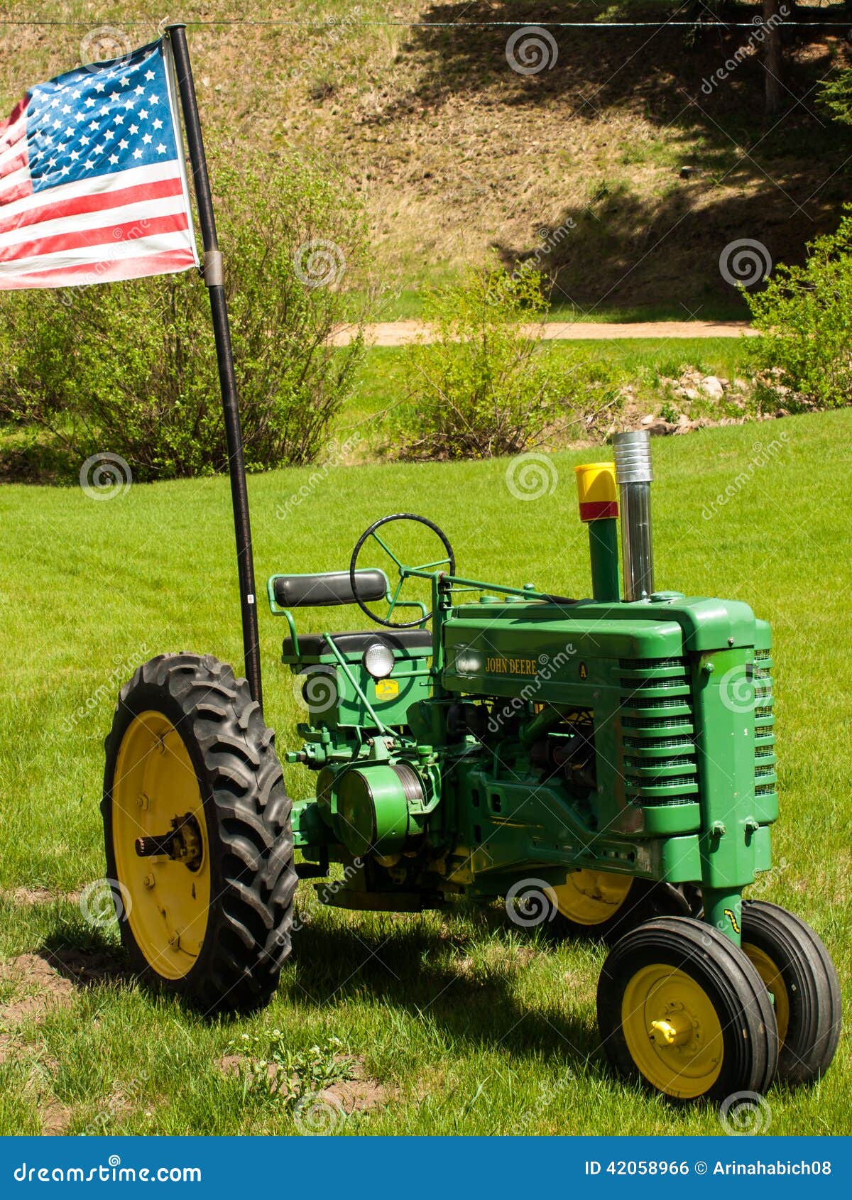 Farm tractor editorial photo. Image of nature, agriculture - 42058966