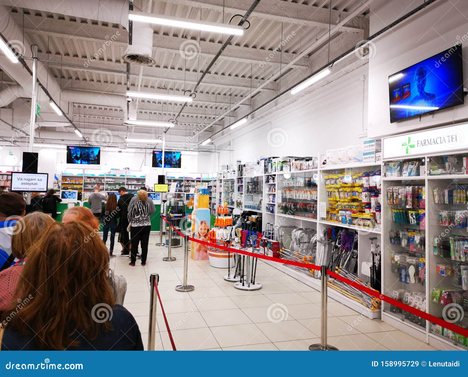 Farmacia Tei En Bucarest, Rumania Imagen de archivo editorial - Imagen ...