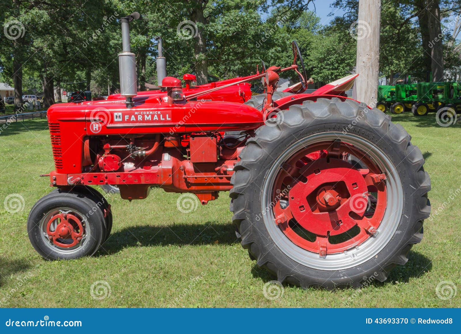 Farmall Model H editorial image. Image of diesel, motor - 43693370