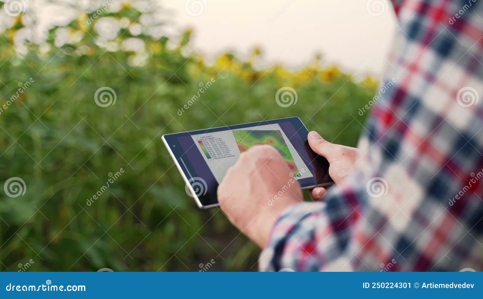 Farmer Using Online Data Management Software, Differential Fertilizer ...