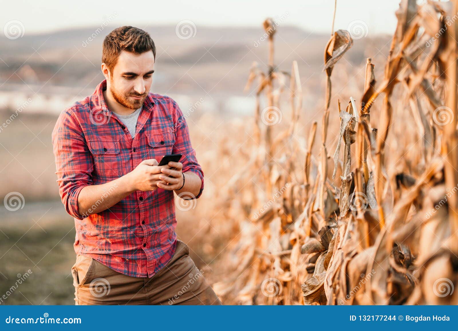 Farmer Using Technology, Young Farmer Using Smartphone in Agriculture ...