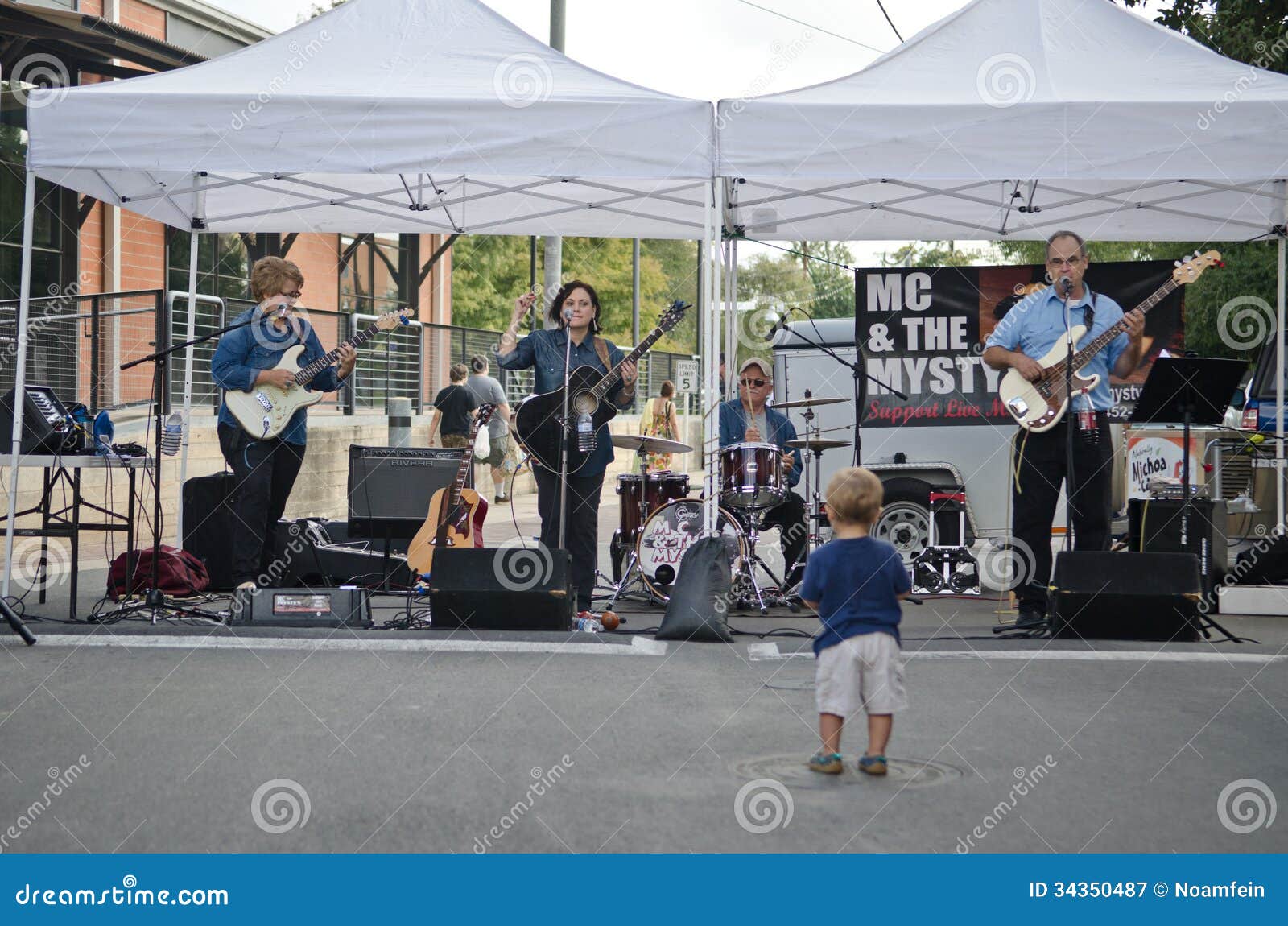 Farmers market band editorial photography. Image of texas - 34350487