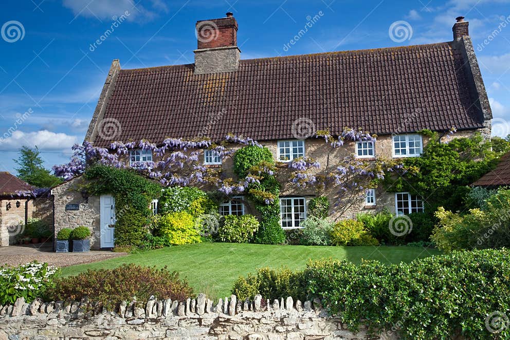 Farmhouse in England stock image. Image of rural, dwelling - 12801605
