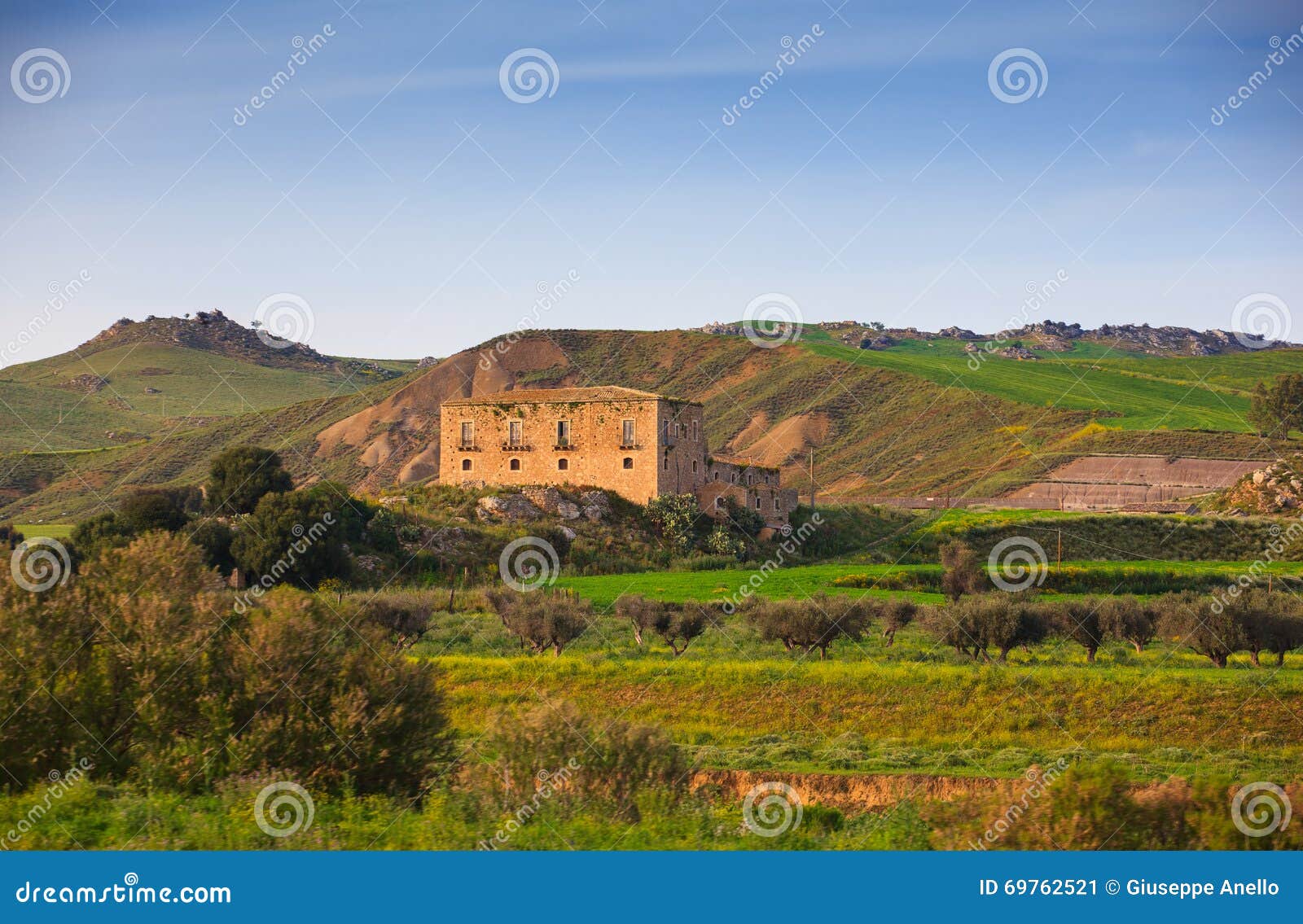 Farmhouse in the Sicily Countryside Stock Image - Image of plant ...