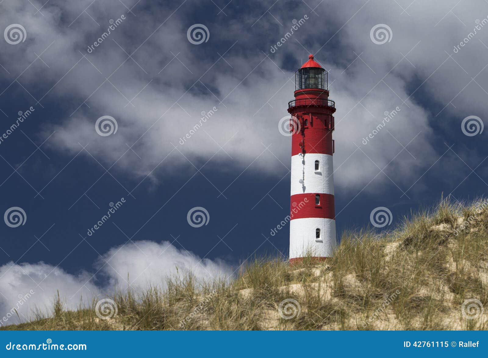 Faro immagine stock. Immagine di marittimo, dune, paesaggio - 42761115