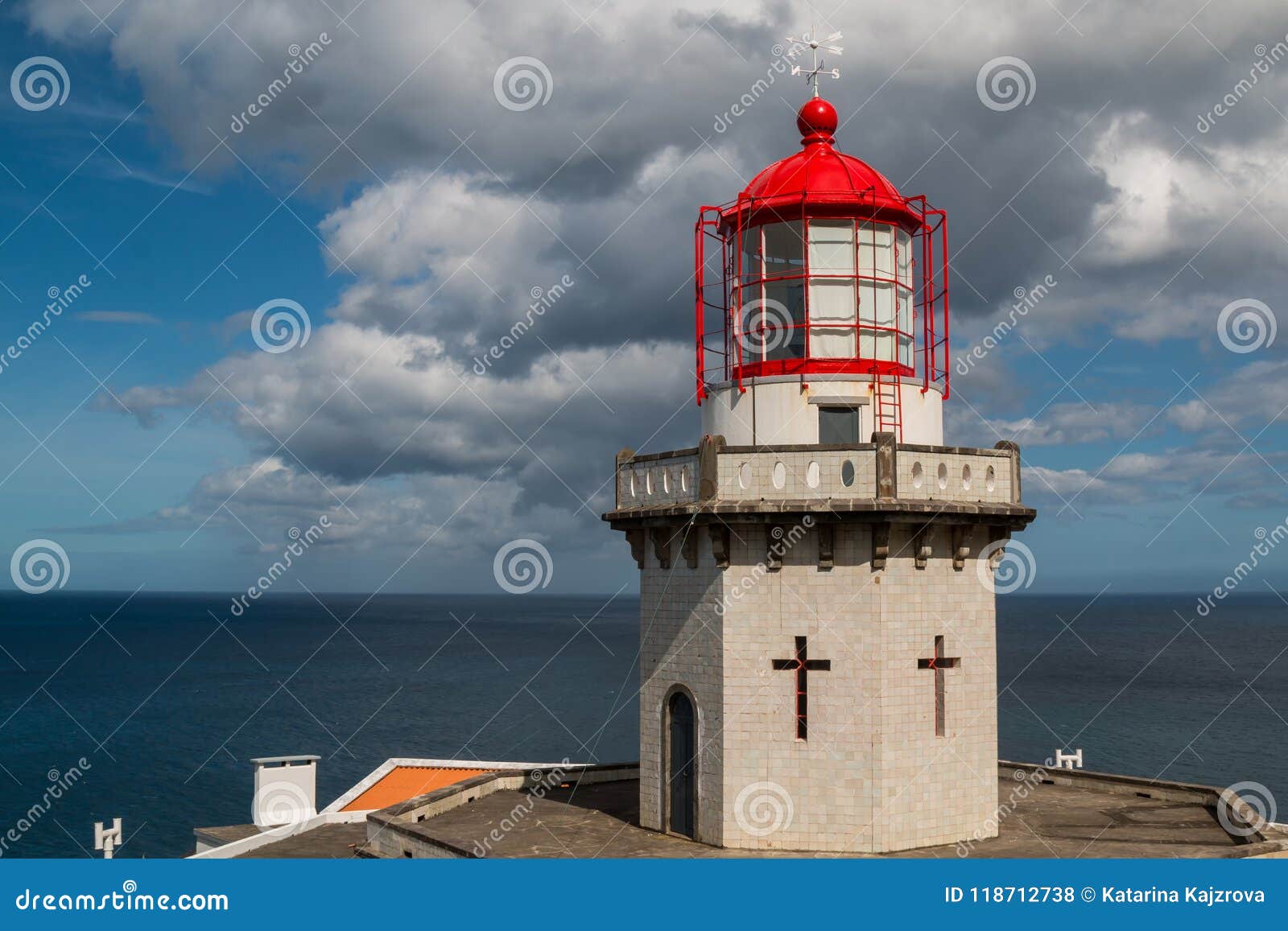 Faro Arnel, Nordeste, Islas De Azores Foto de archivo - Imagen de faro ...