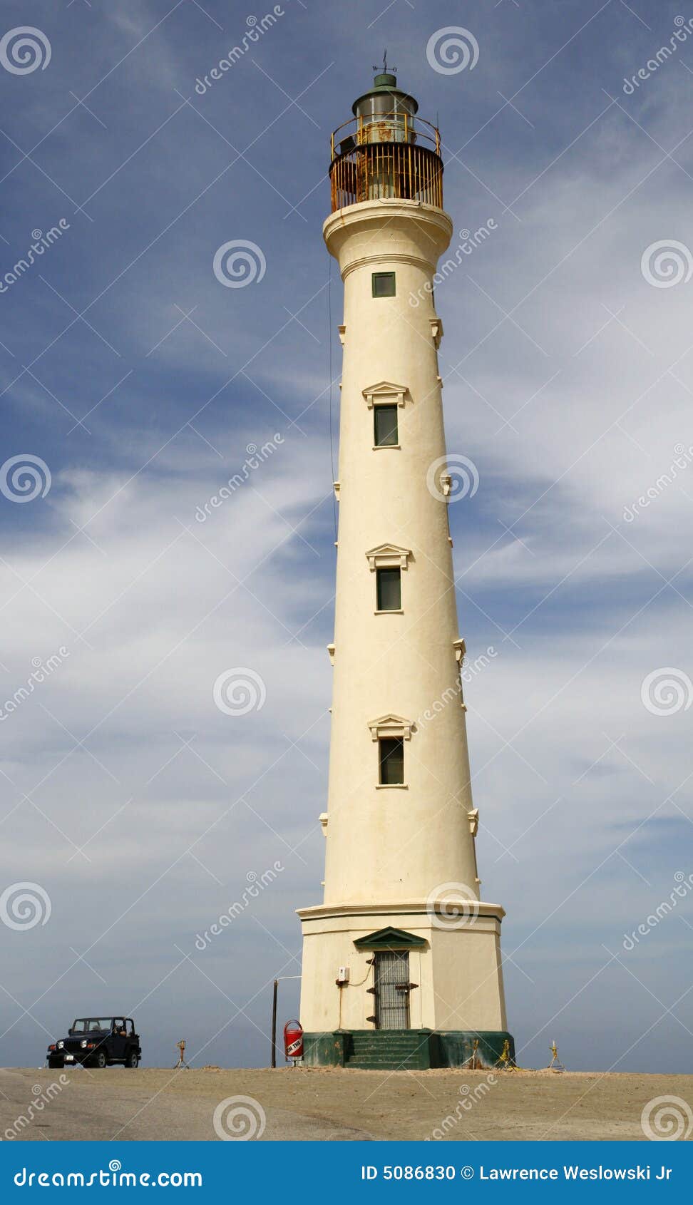 Faro de California, Aruba foto de archivo. Imagen de cielo - 5086830