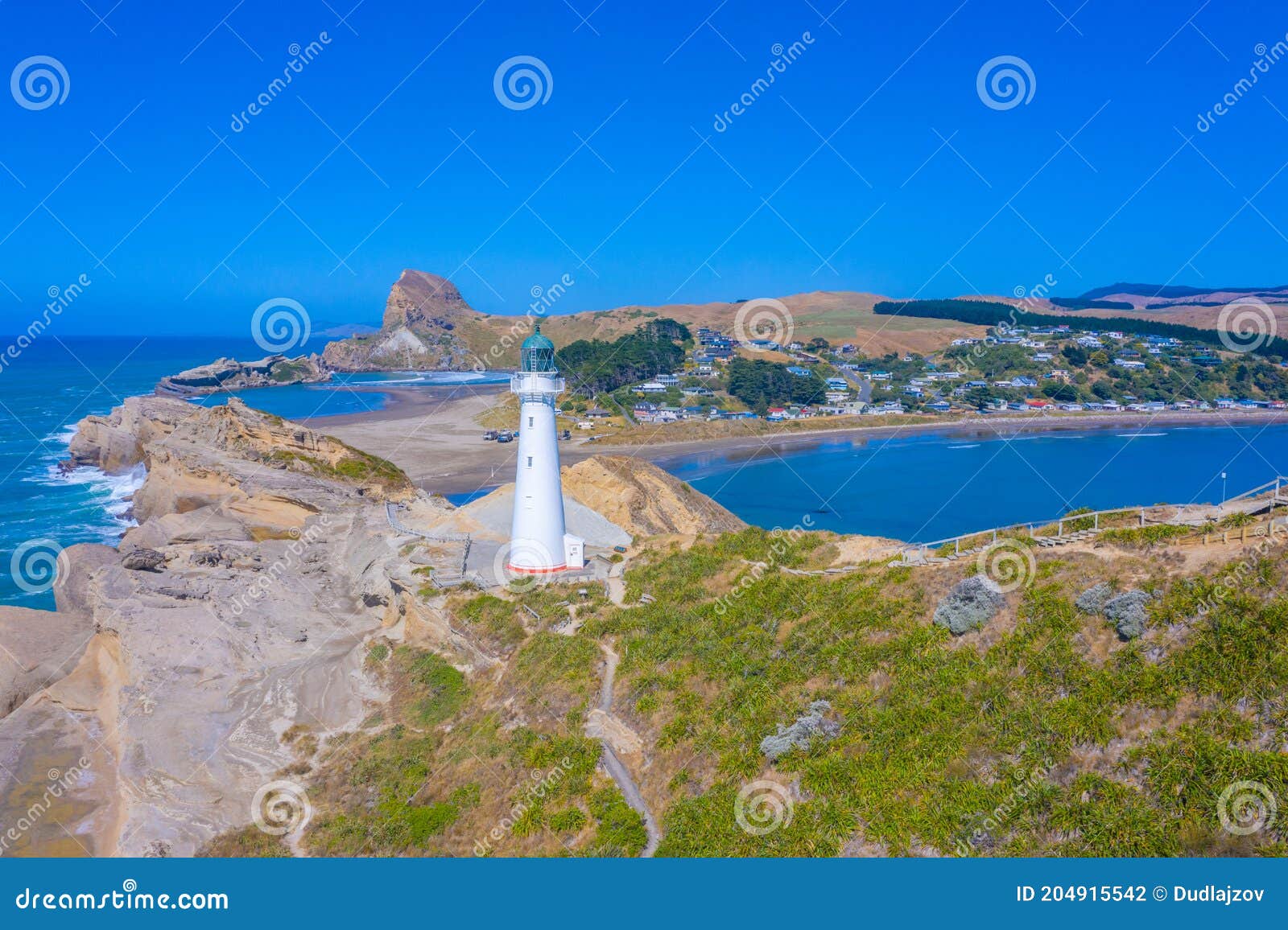 Faro De Castlepoint En Nueva Zelanda Foto de archivo - Imagen de torre ...