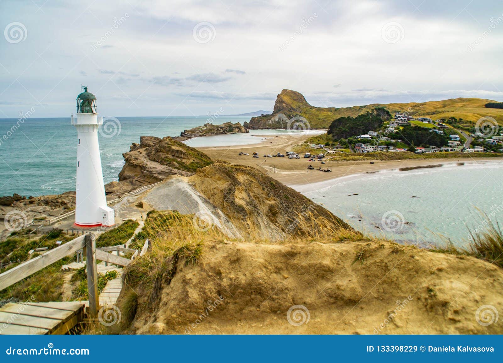 Faro De Castlepoint, Isla Del Norte, Nueva Zelanda Imagen de archivo ...