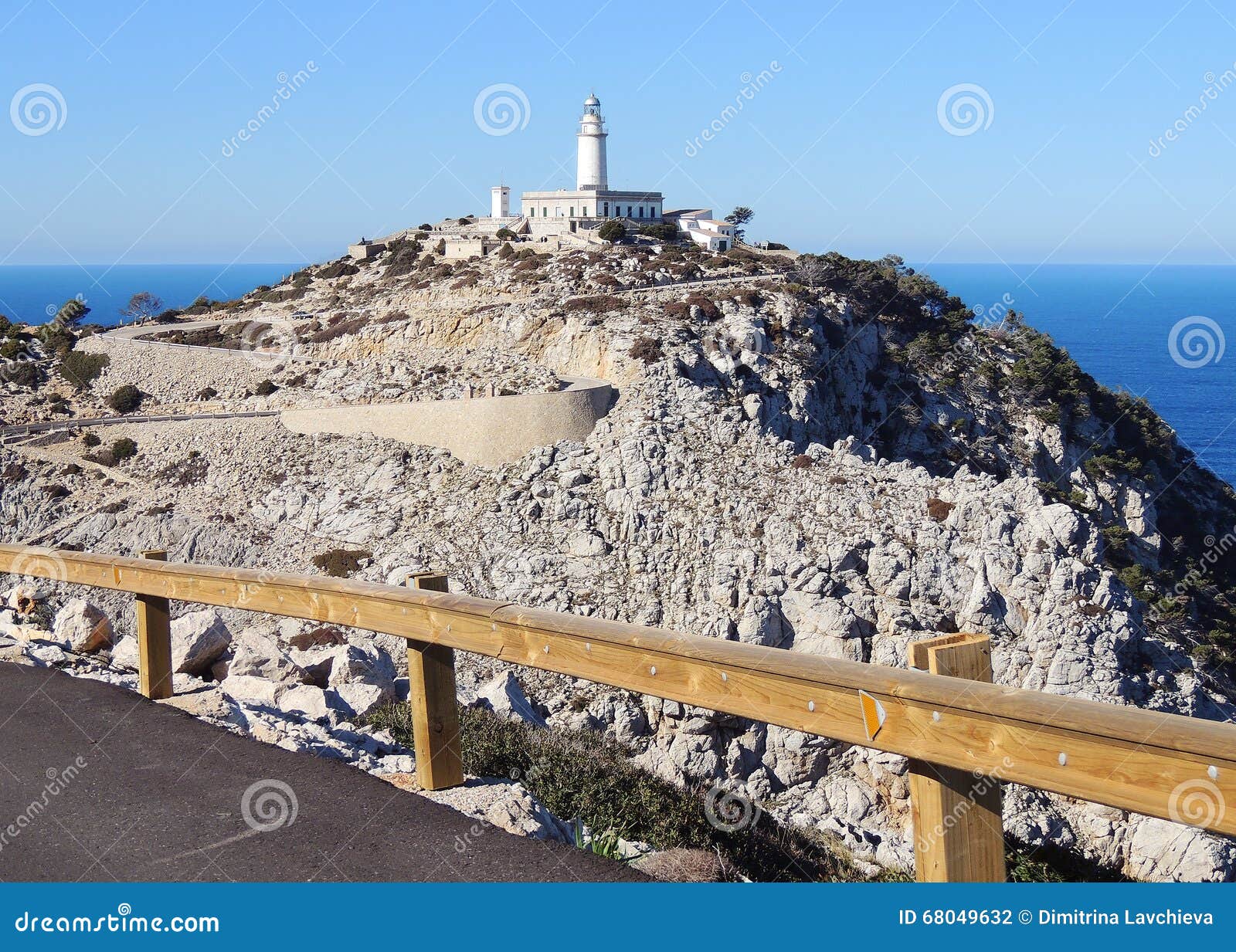 Faro De Formentor, Isla De Majorca Foto de archivo - Imagen de hermoso ...
