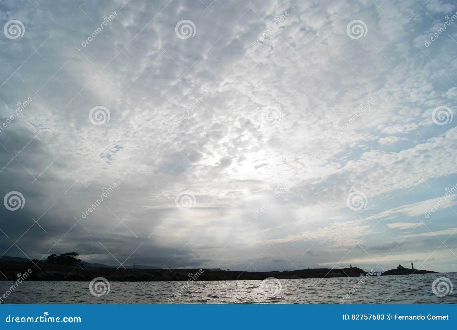 Faro De Isla Pancha, Ribadeo Imagen de archivo - Imagen de fondo ...