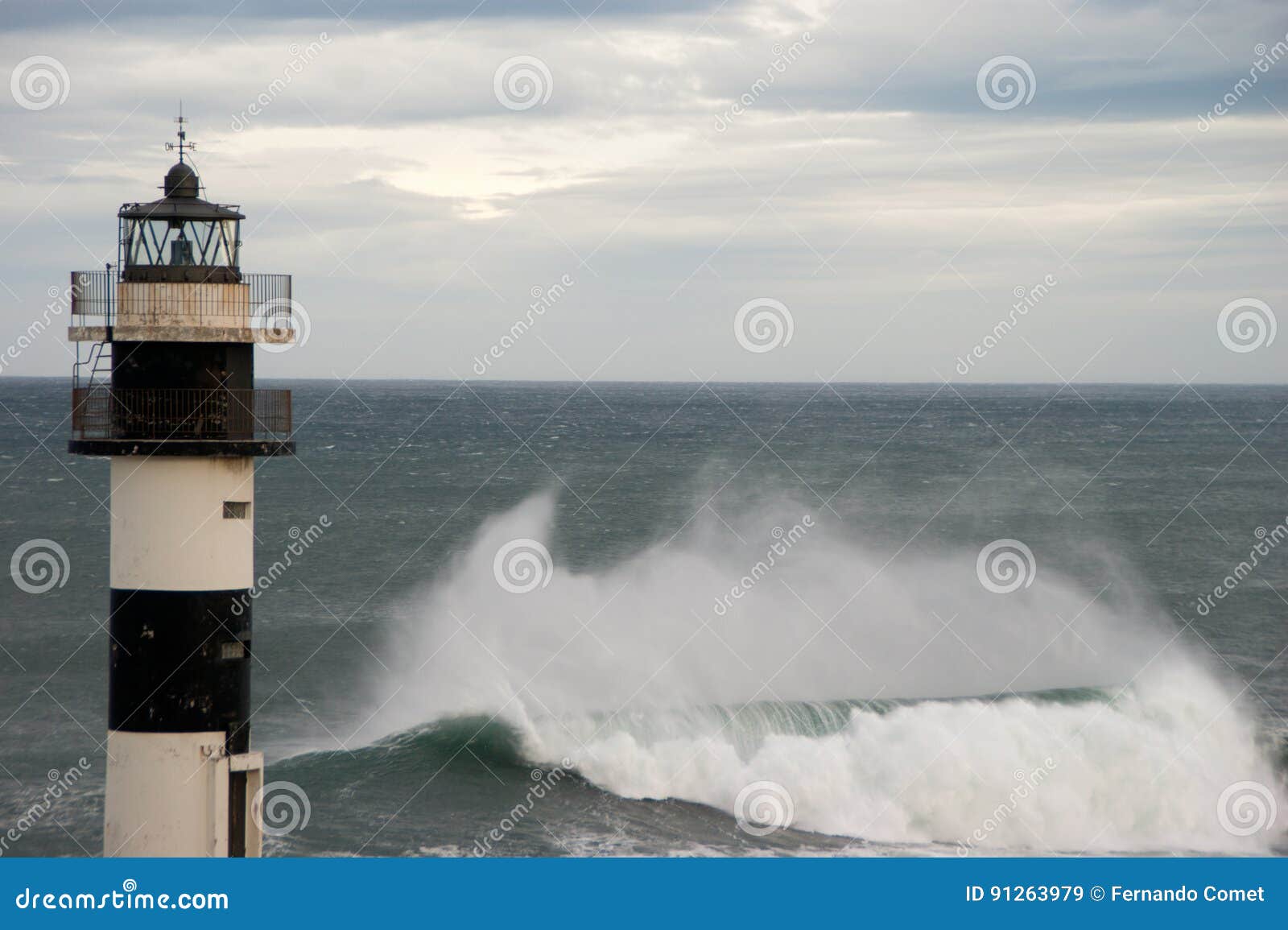 Faro De Isla Pancha, Ribadeo Imagen de archivo - Imagen de paisaje ...