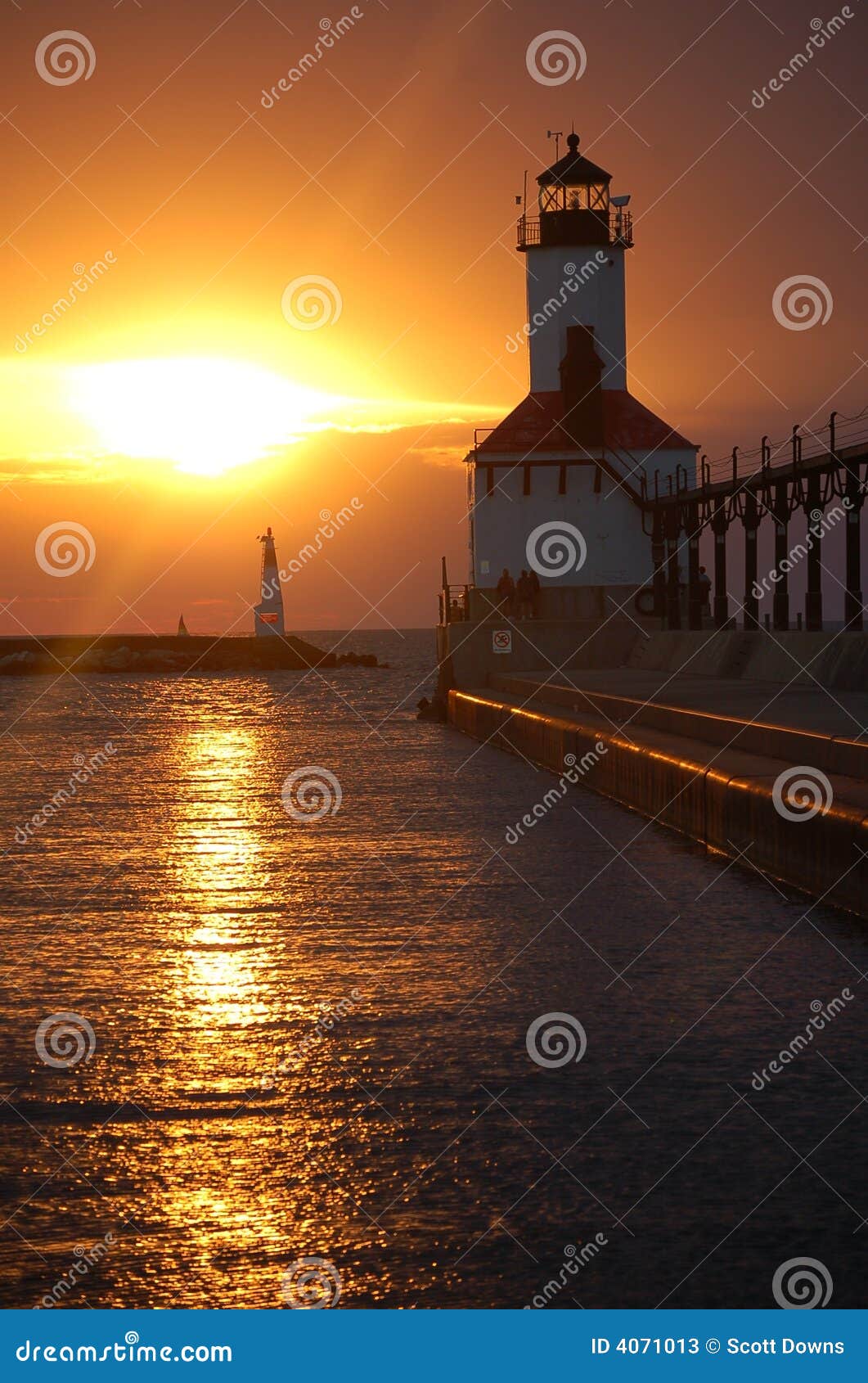 Faro De La Ciudad De Michigan Imagen de archivo - Imagen de turismo ...