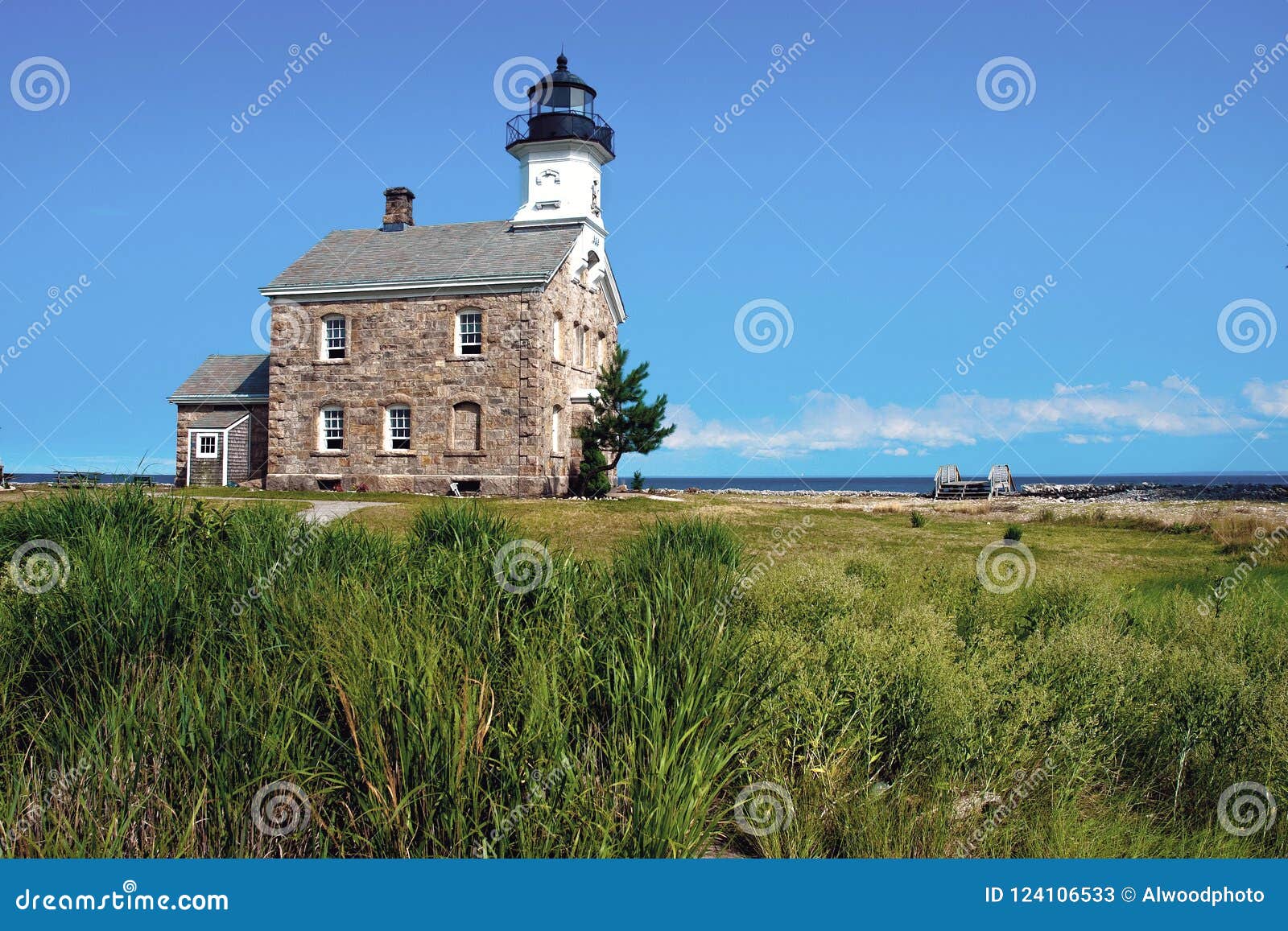 Faro De Piedra Popular En La Isla En Connecticut Imagen de archivo ...