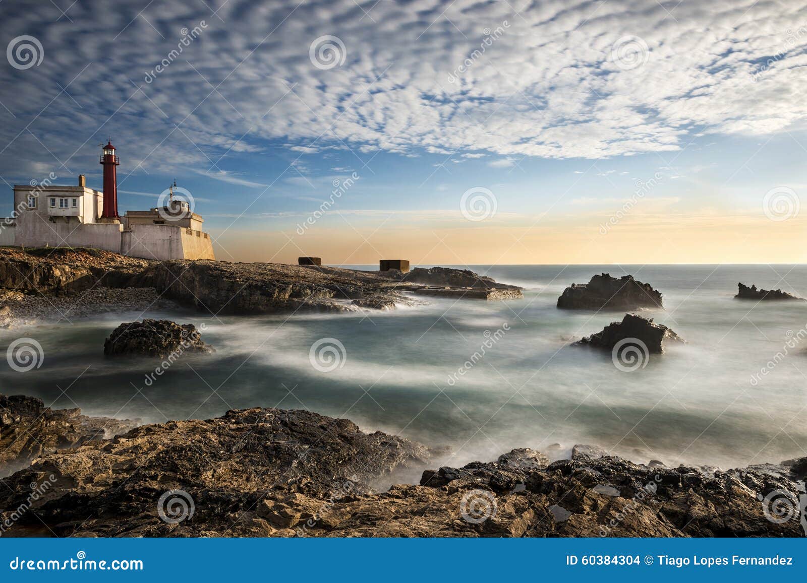 Faro En Cabo Raso, Portugal Foto de archivo - Imagen de faro, cabo ...