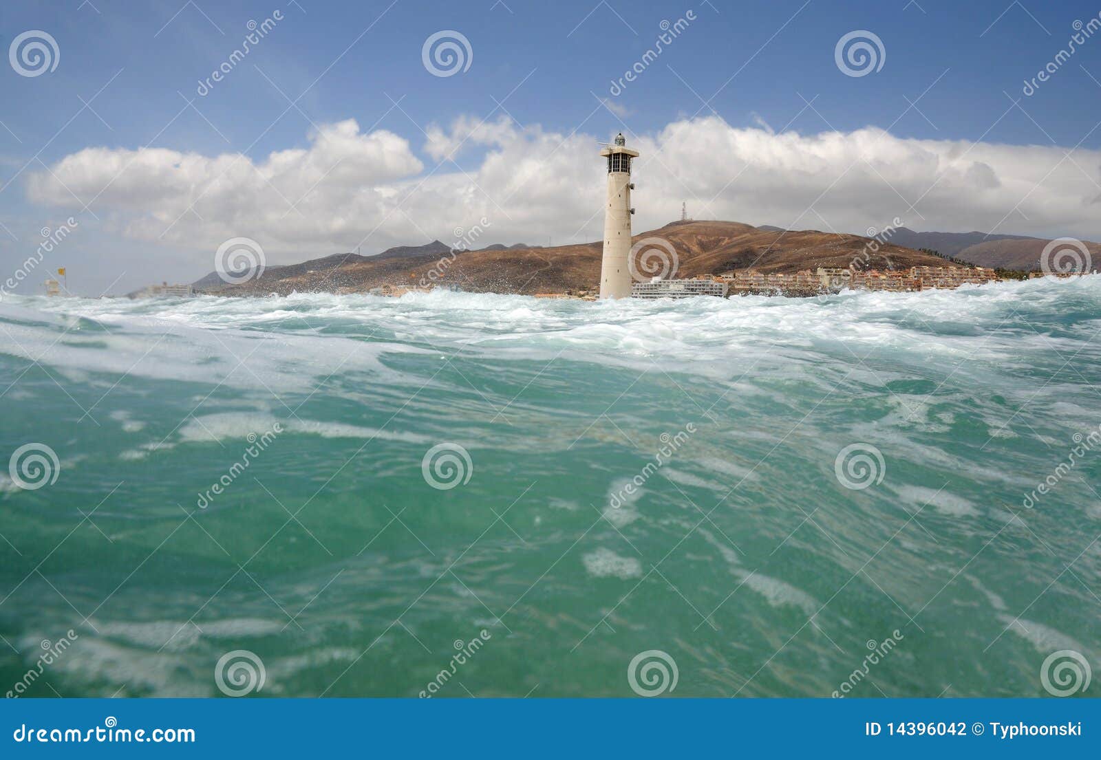 Faro en la costa foto de archivo. Imagen de islas, recorrido - 14396042