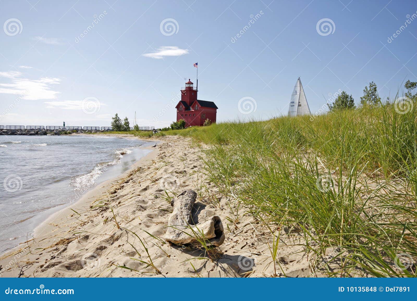 Faro Rojo Grande En El Lago Michigan Foto de archivo - Imagen de lagos ...