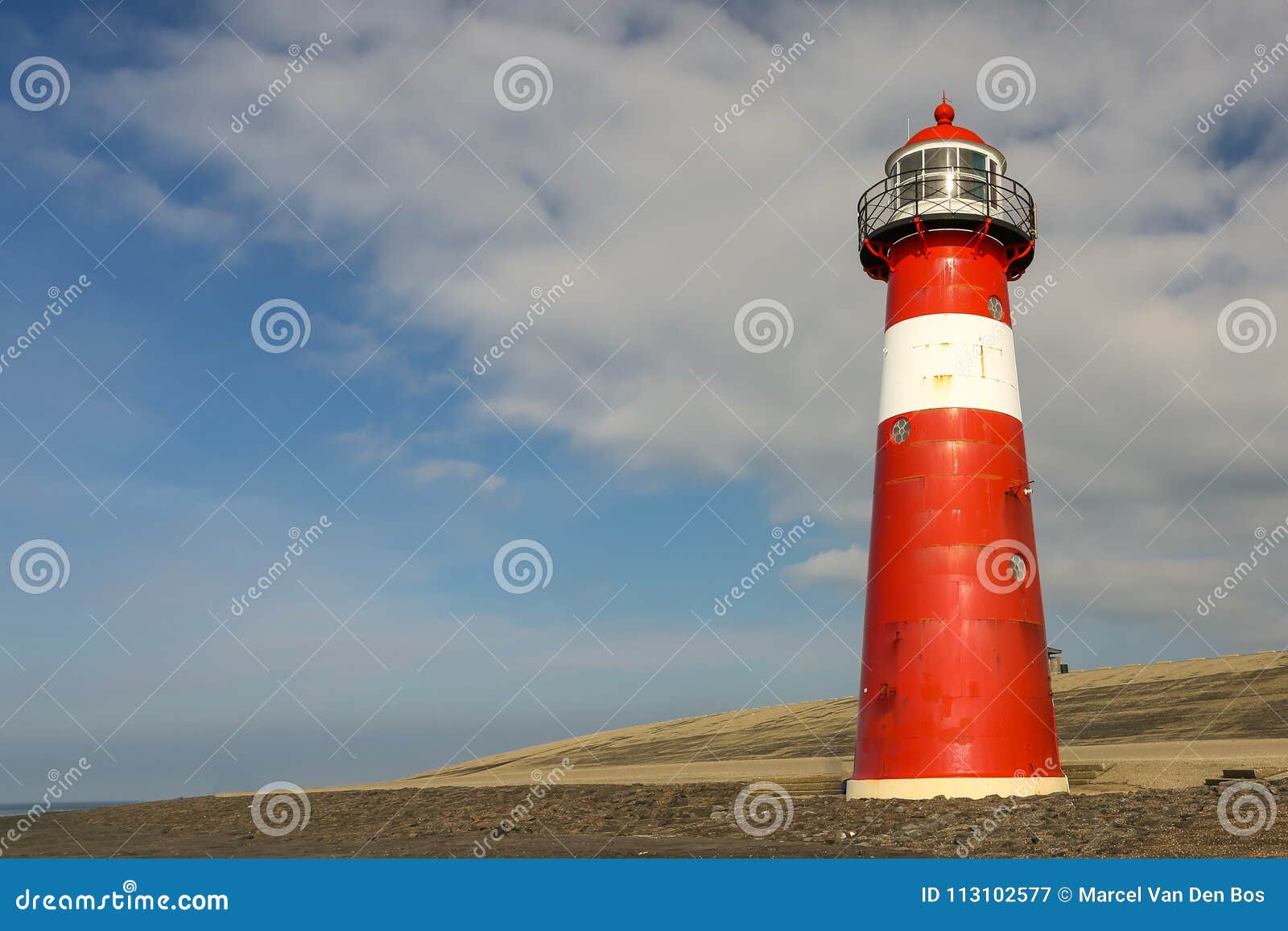 Faro Rojo Y Blanco - Westkapelle Imagen de archivo - Imagen de turismo ...