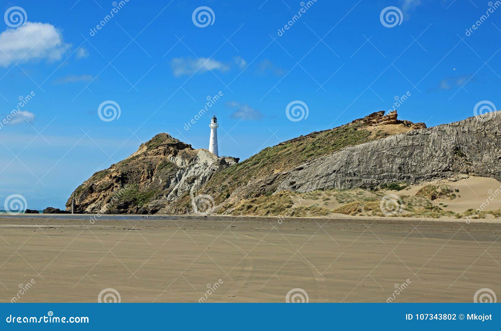 Farol de Castlepoint foto de stock. Imagem de famoso - 107343802