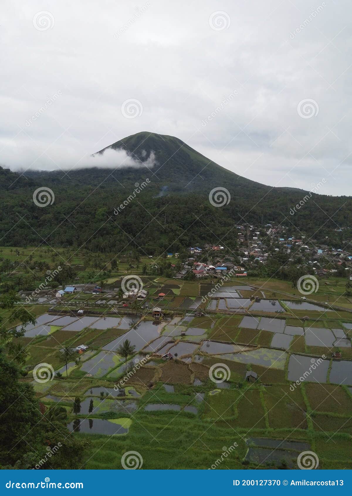 Lokon Mountain Viewed from Kaisanti Garden Tomohon,North Sulawesi Stock ...