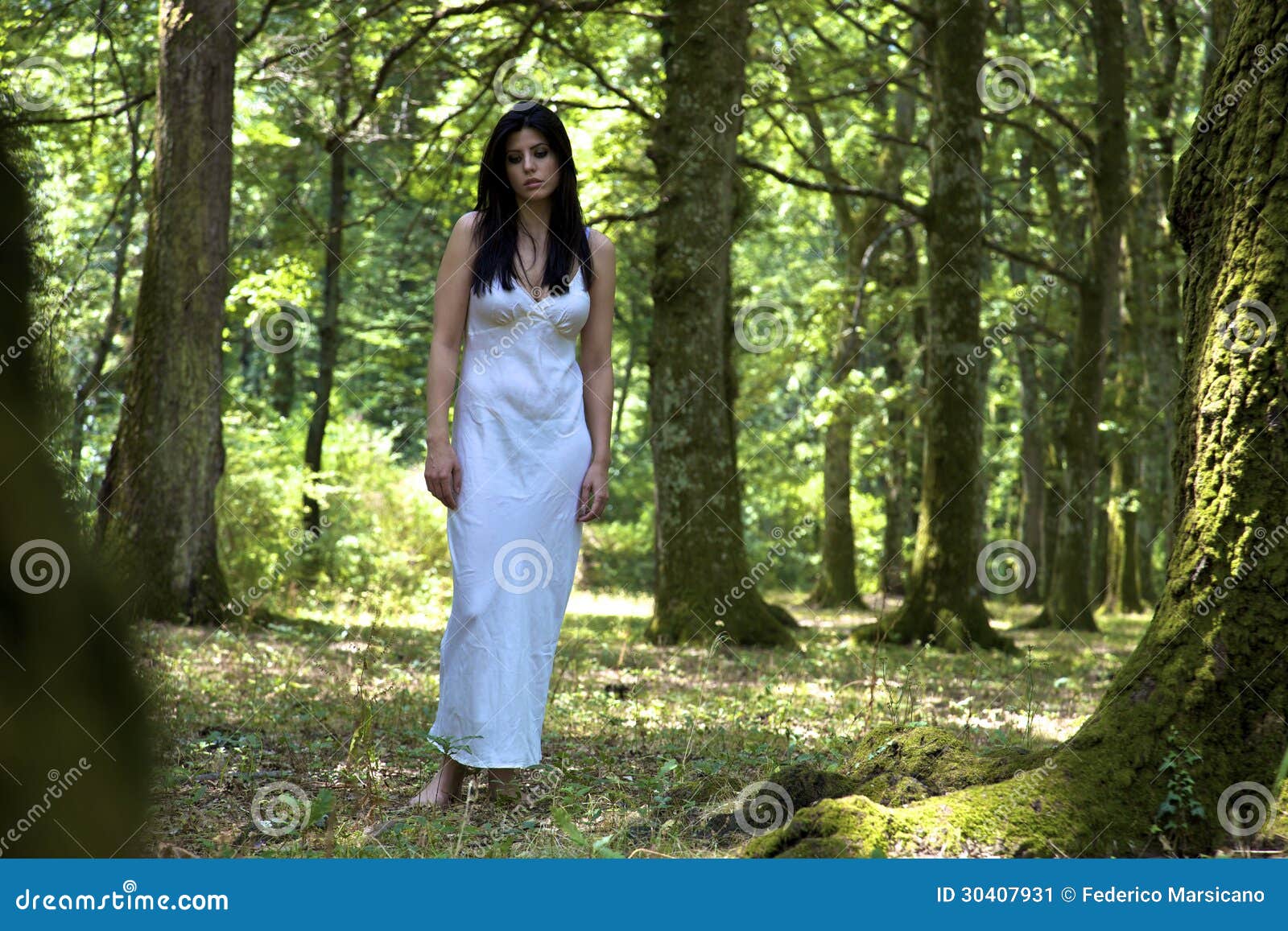 Adolescentes Desnudos En Bosques Chicas Desnudas Y Sus Coños