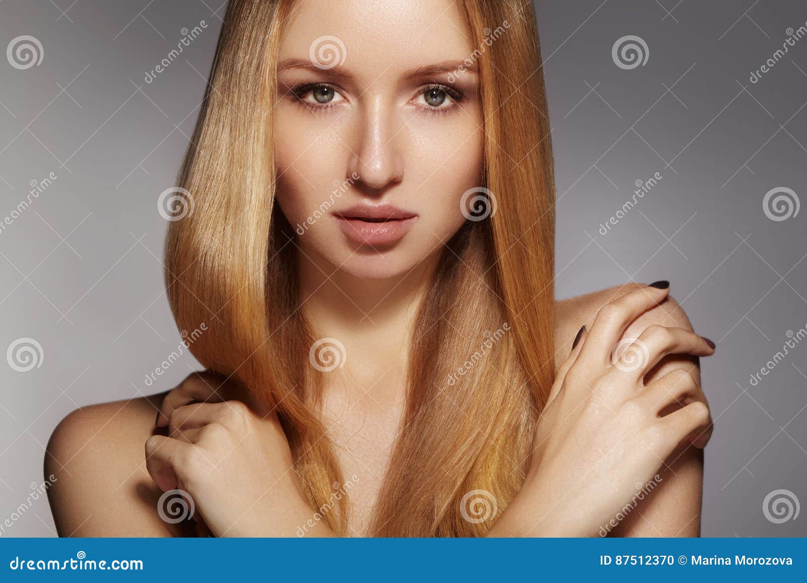 Fashion Long Hair Beautiful Blond Girl Healthy Straight Shiny Hair