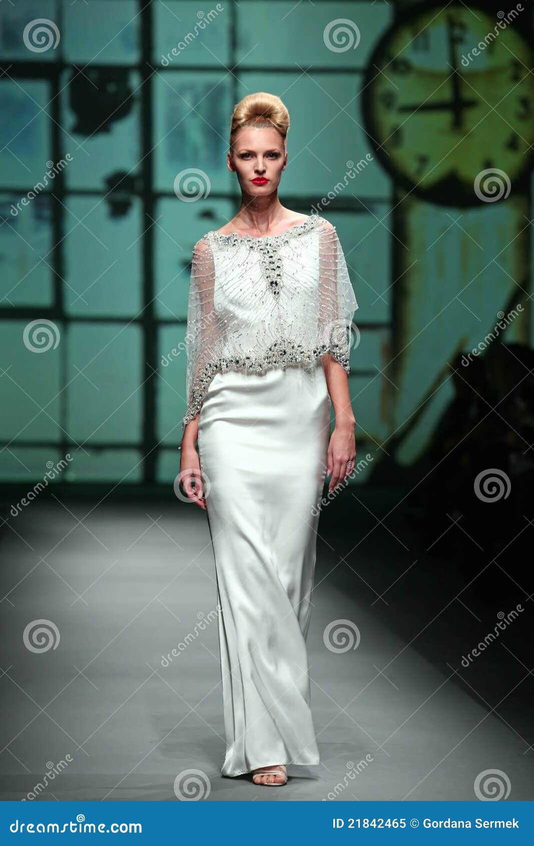 Fashion model editorial image. Image of look, design - 21842465