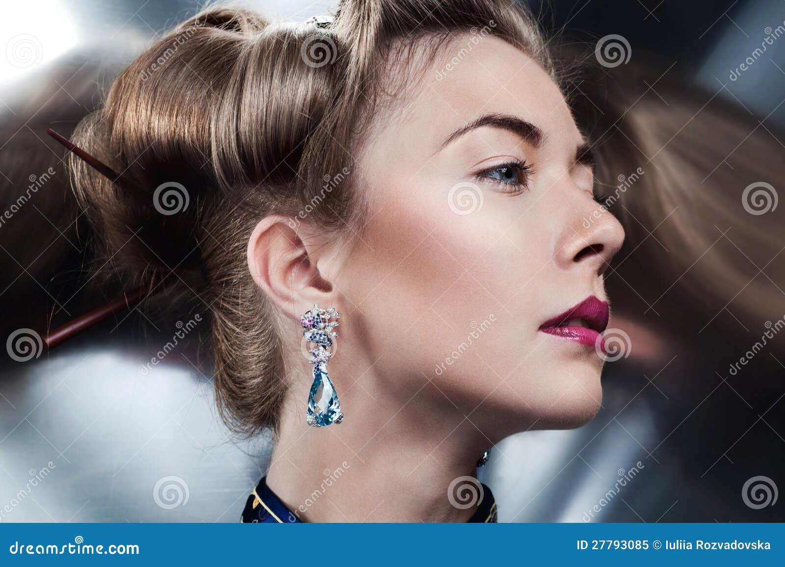 Fashion Model Posing in Exclusive Jewelry Stock Image - Image of ...