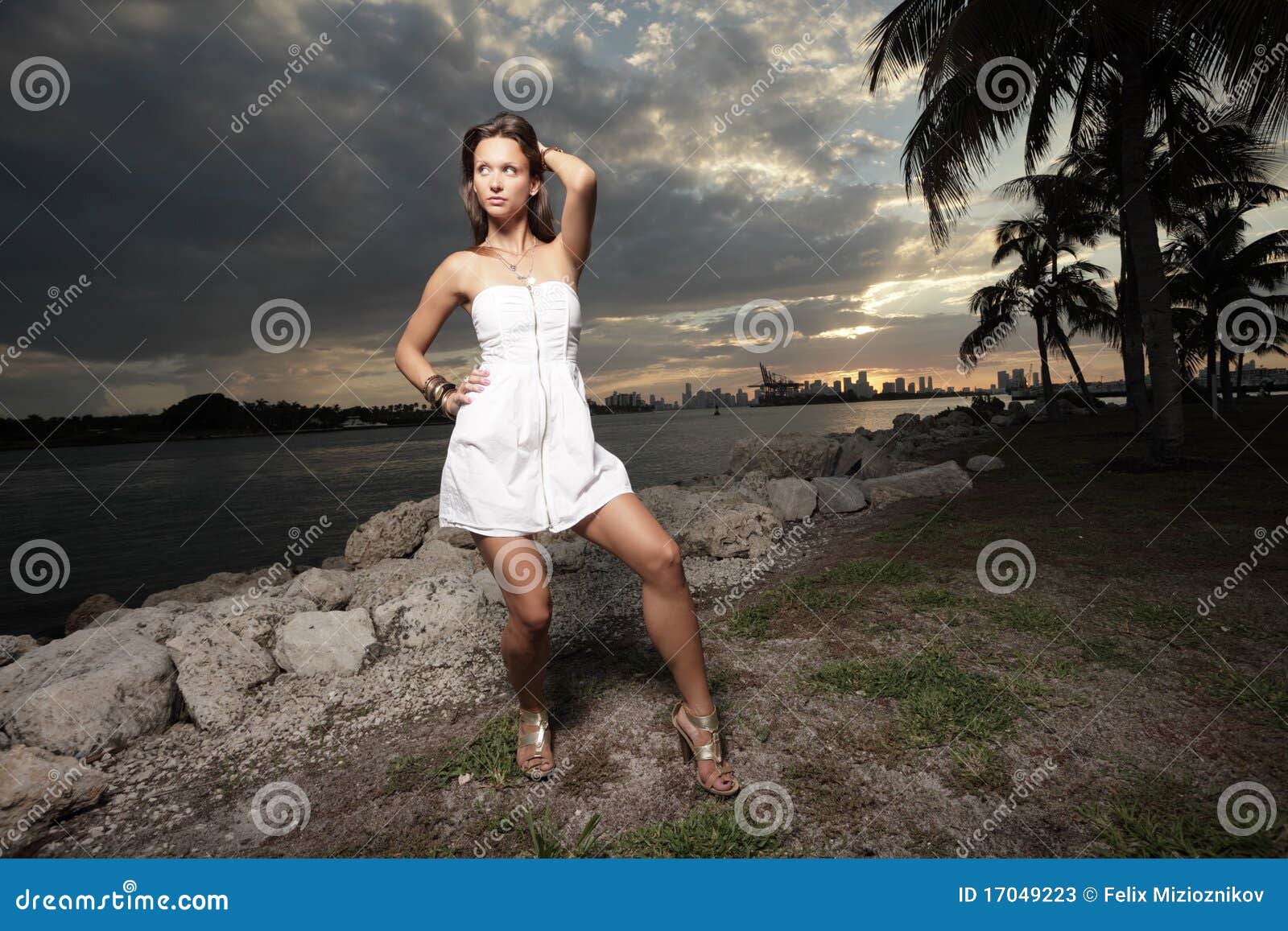 Fashion Model during the Sunset Stock Image - Image of head, woman ...