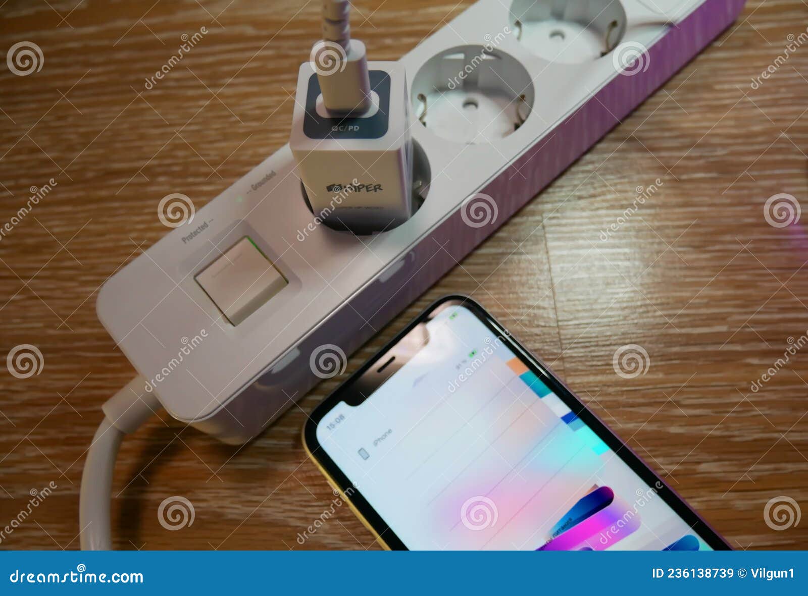 Fast Charger for Smartphones. Network Charging for Smartphones and ...