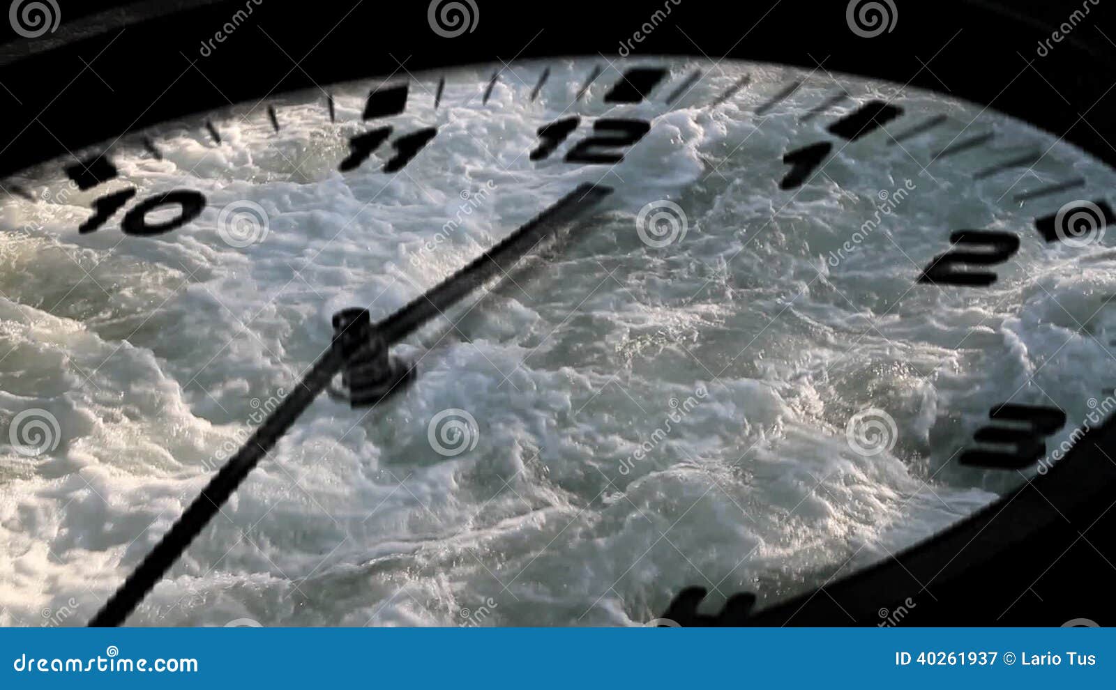 Fast spinning analog clock stock video. Video of countdown - 40261937