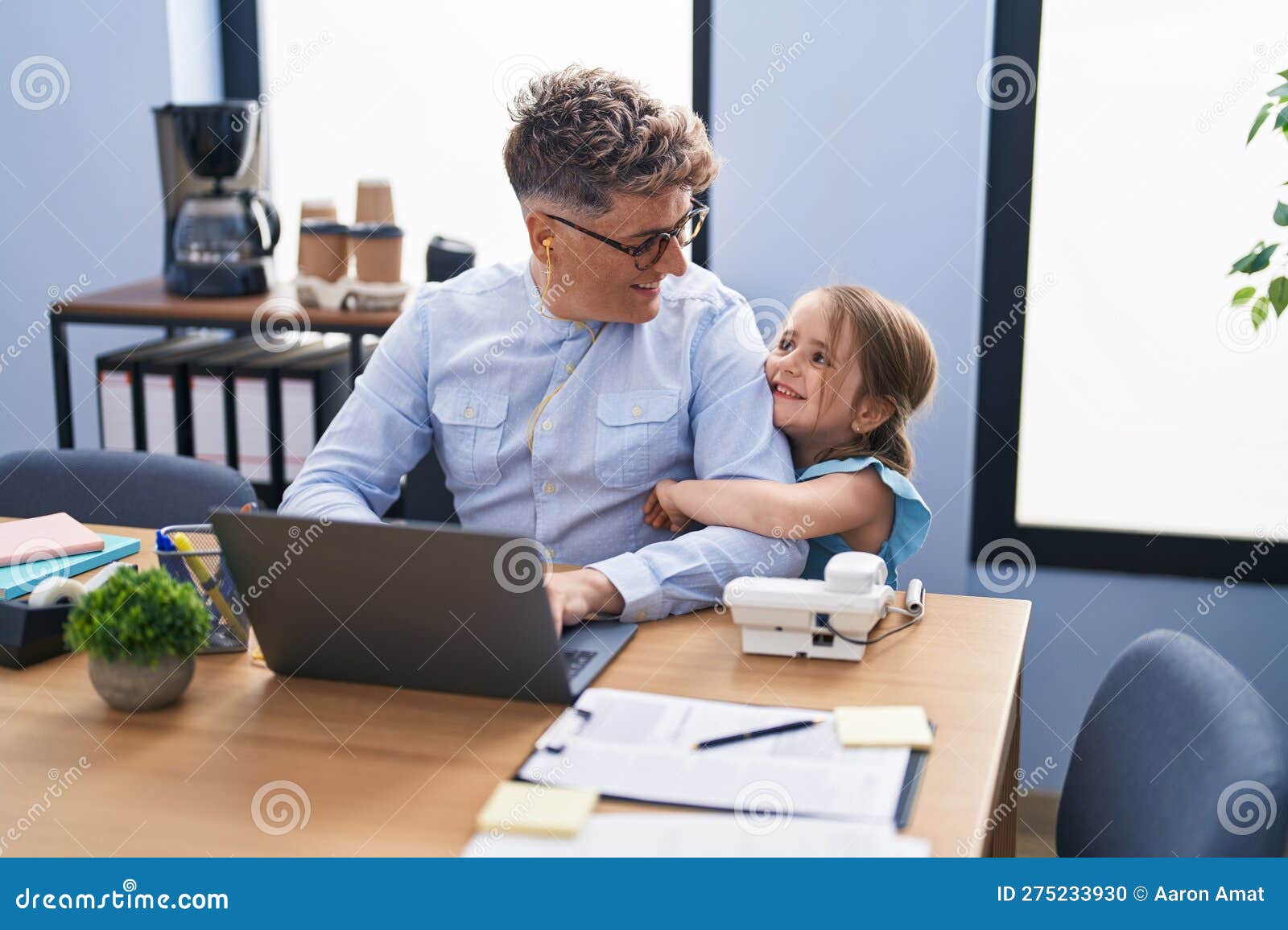 Father and Daughter Business Worker and Student Hugging Each Other ...