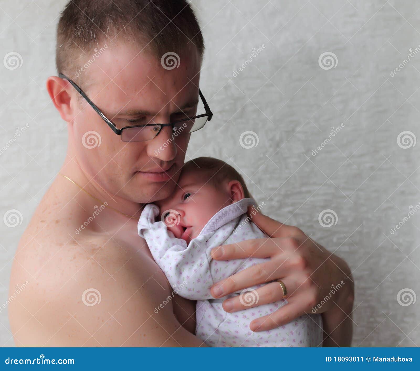 Father and newborn girl stock image. Image of offspring - 18093011