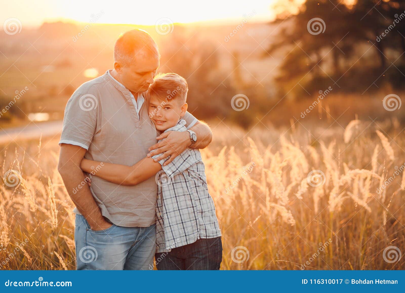 Fathet with son stock image. Image of field, hands, happy - 116310017
