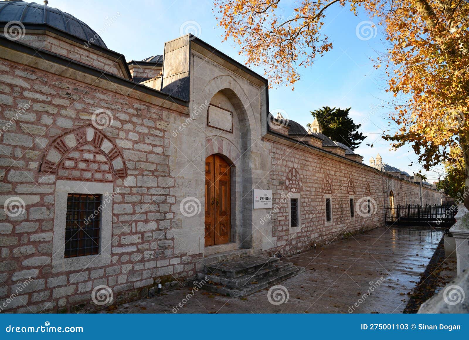 Fatih Mosque and Complex editorial stock photo. Image of tombs - 275001103
