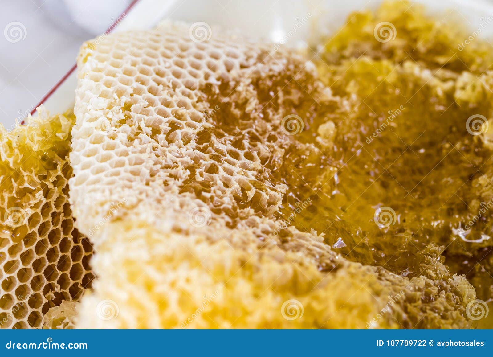 Favo De Mel Natural Com Mel, Macro, Close Up, Quadro Completo Foto de ...