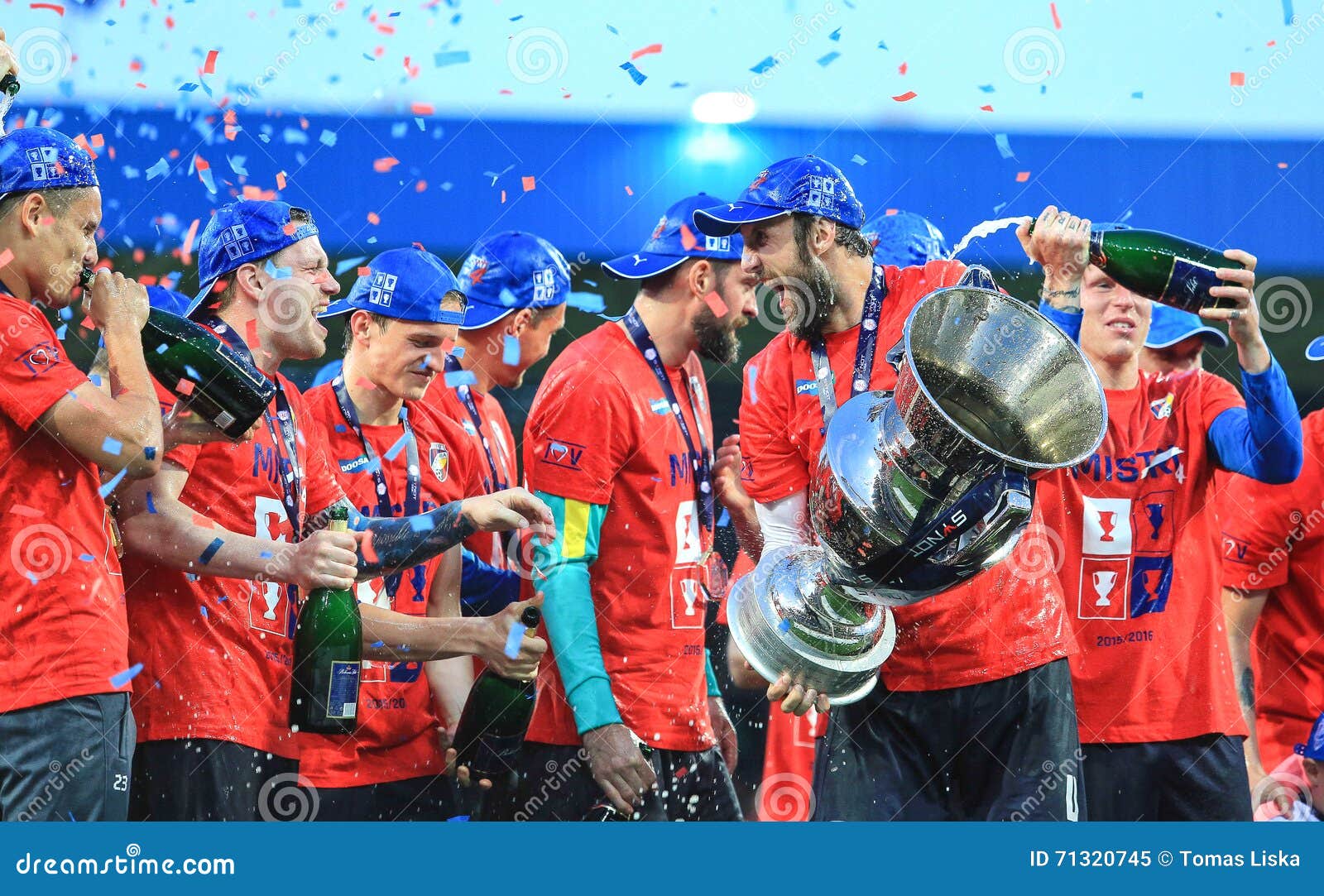 FC Viktoria Plzen editorial image. Image of arena, gold - 71320745