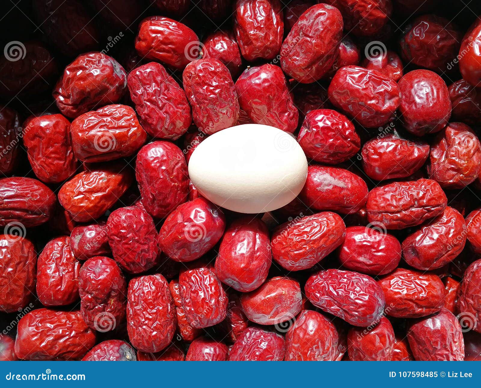 Fecha Roja - Fruta De La Azufaifa Imagen de archivo - Imagen de sano ...