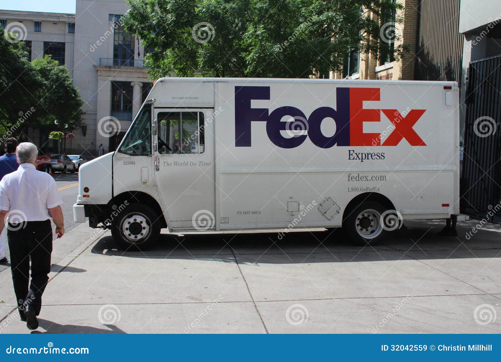 Fed Ex Van editorial stock image. Image of express, lorry - 32042559