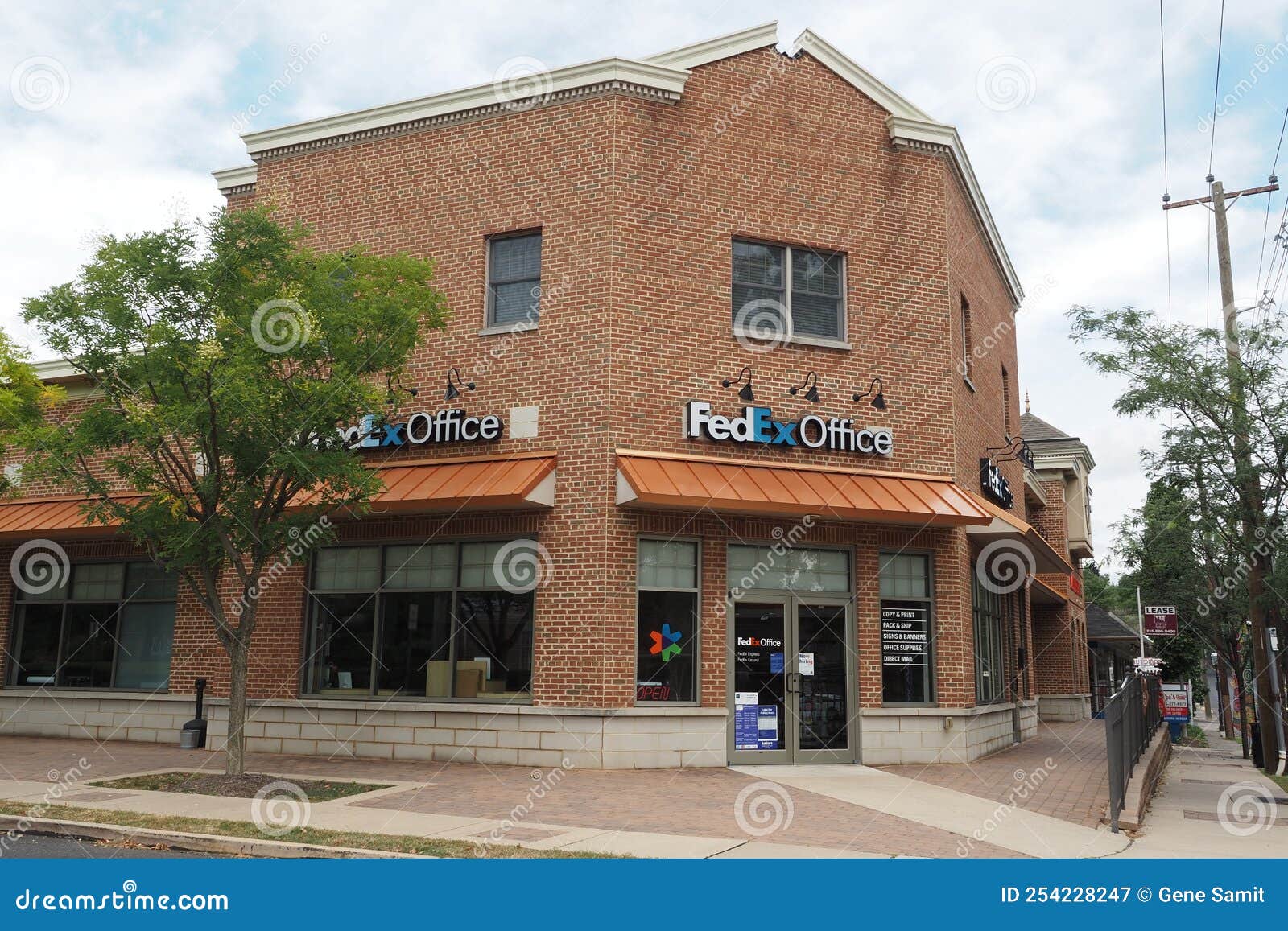 Federal Express Stores Makes Sending and Receiving Package Convenient ...