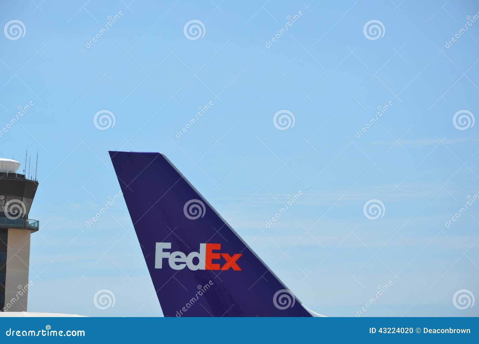 FedEx Airplane and Blue Sky Editorial Image - Image of fedex, package ...